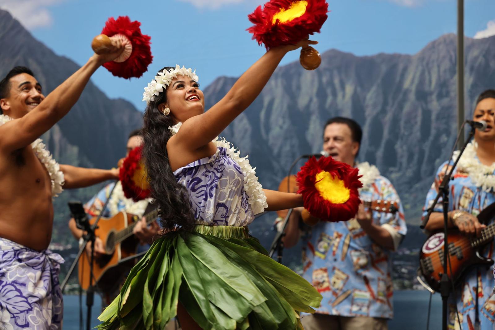 Windward Mall bursts with Ola Ka ʻĪ | Kamehameha Schools